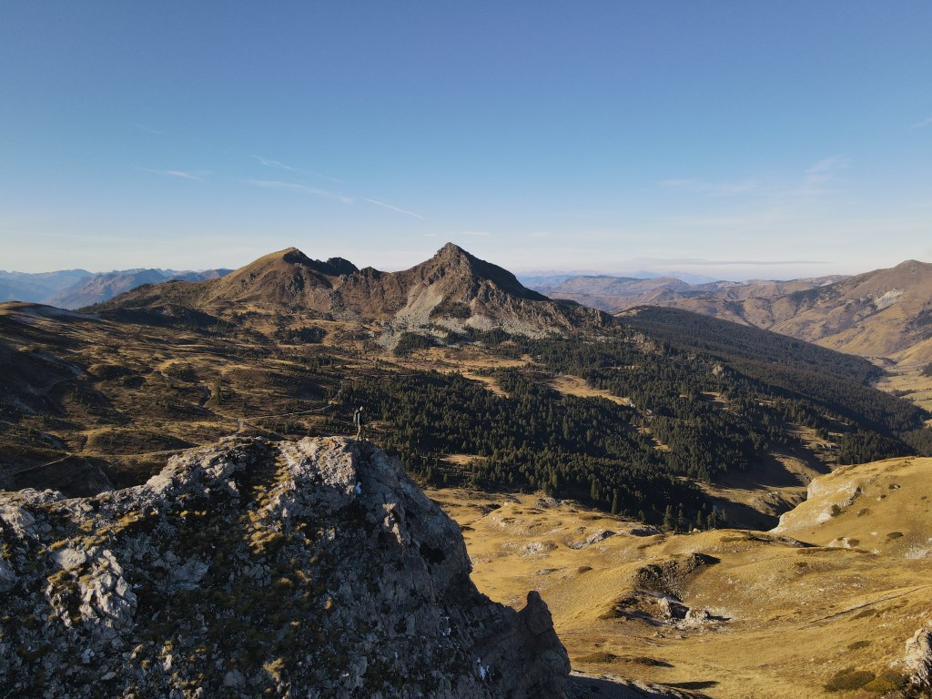 5 REASONS TO TRAVEL SOLO - DIARY OF A BALKAN KID